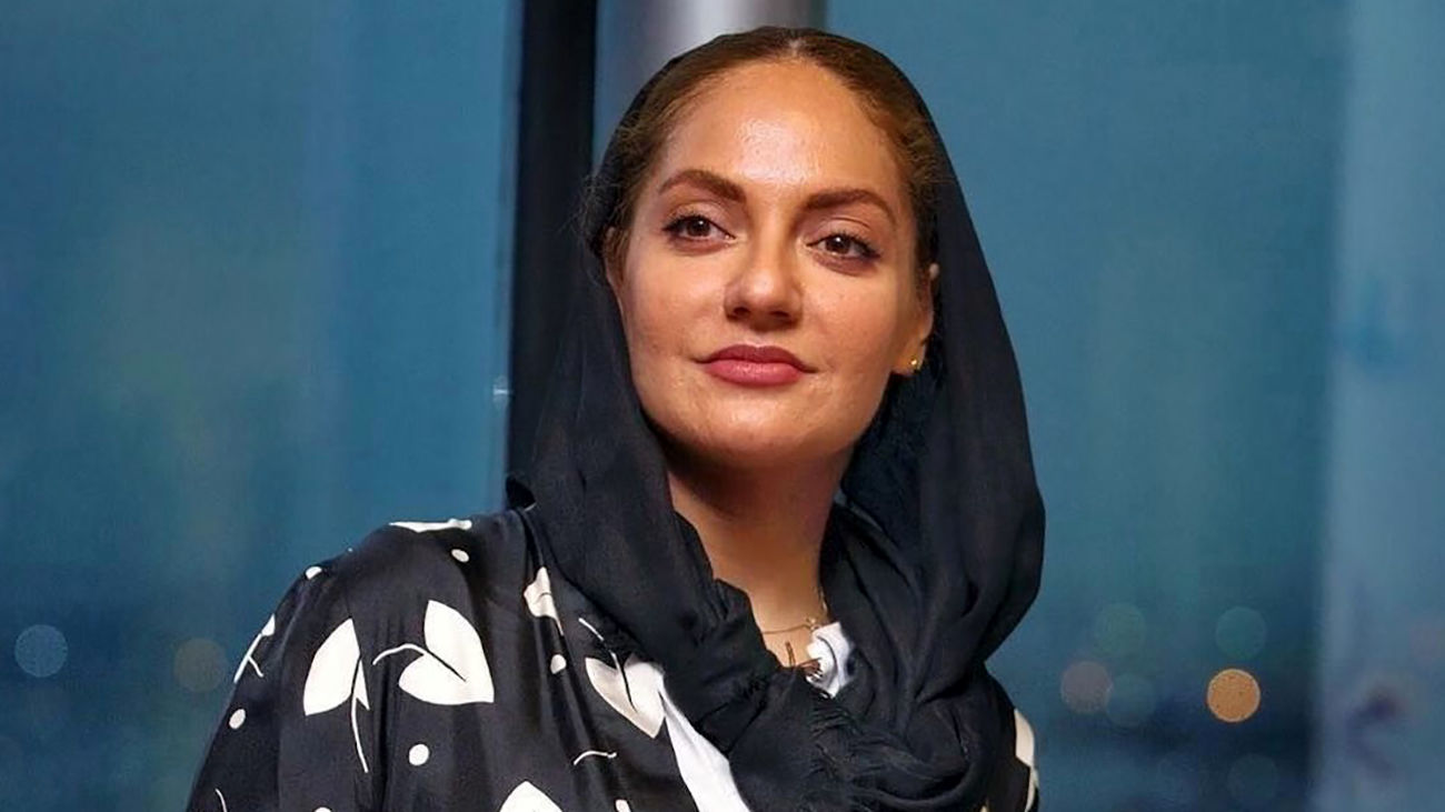 تصاویری از مهناز افشار در آغوش ۲ مرد خارجی